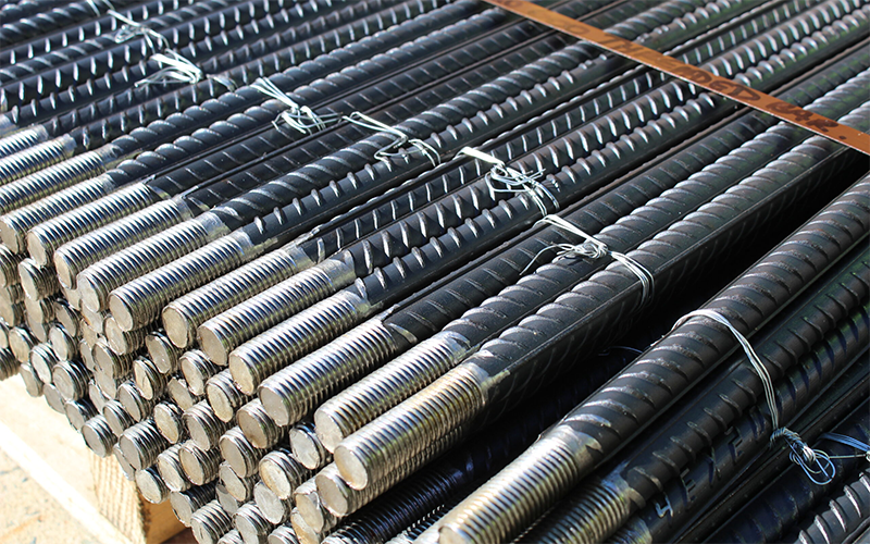 What is the difference between threaded bar and threaded rod?